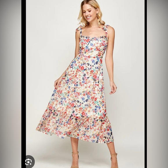 Ellison | Dresses | Ellison Floral Maxi Dress | Poshmark